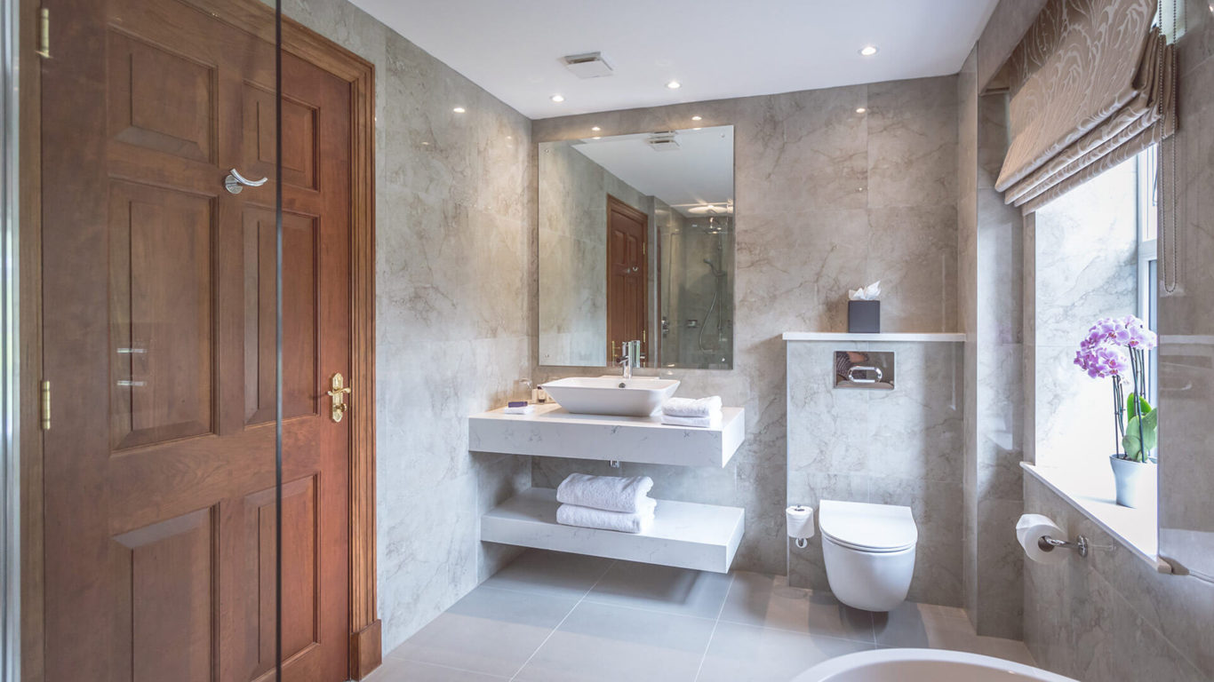 Deluxe Lough View | Luxury Accommodation Belfast | Culloden Estate
