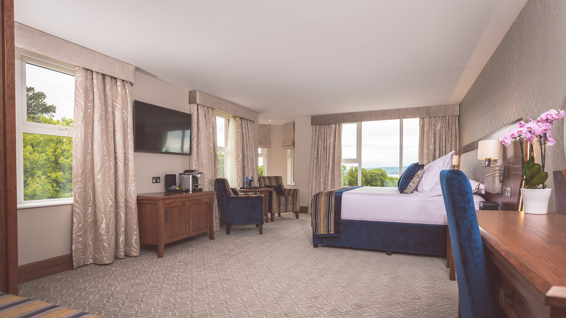 Deluxe Lough View | Luxury Accommodation Belfast | Culloden Estate